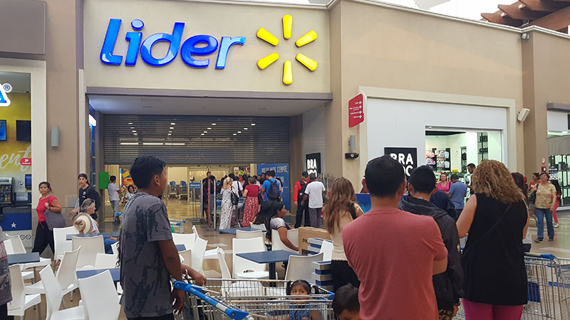 Cierran temporalmente supermercado Lider de Mall Plaza por contagio de ...