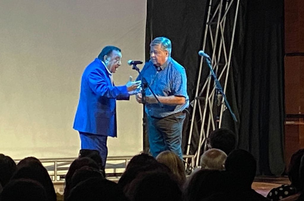 Daniel Vilches celebra 70 años de trayectoria en revista organizada por ...