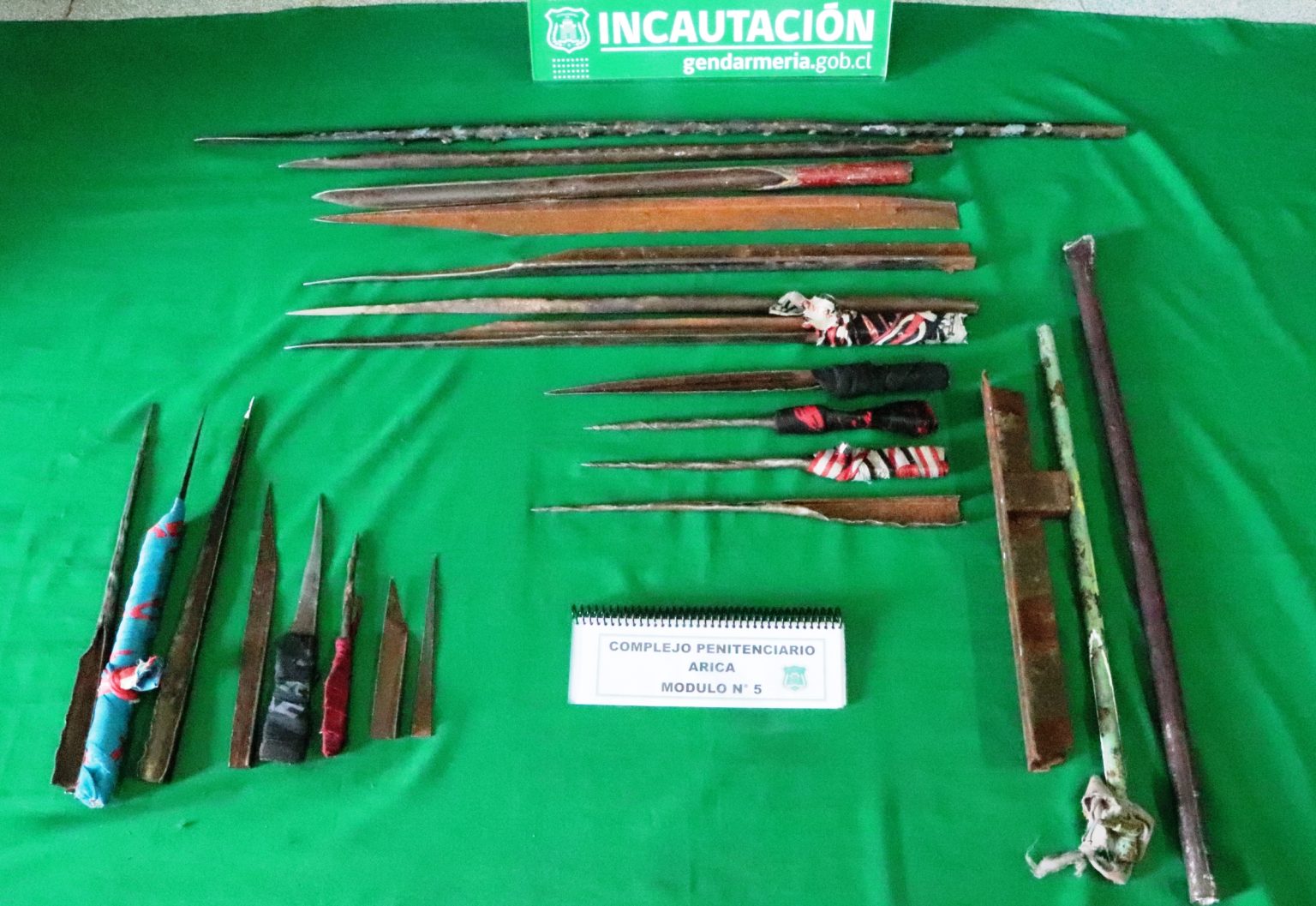 Nuevo allanamiento en cárcel de Arica permitió incautar 40 armas ...